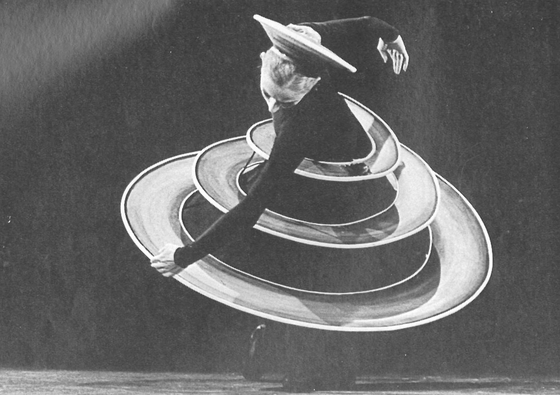 Oskar Schlemmer & Das Triadische Ballett | Etcetera